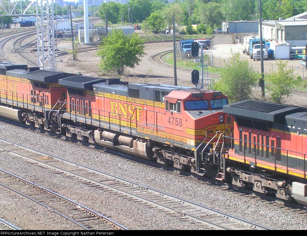 BNSF 4758
